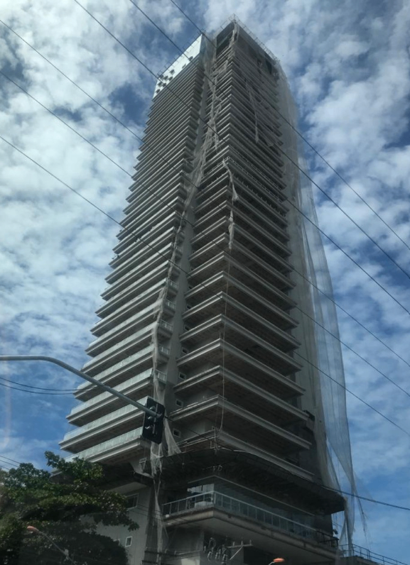 Edifício Vertical Multifamiliar de Alto Padrão